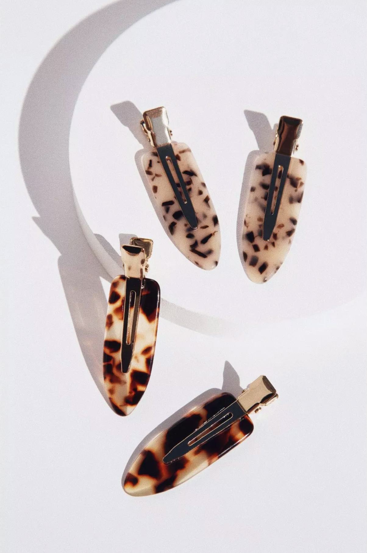 How To Get A Middle Part If You've Got A Stubborn Side Part, According ...