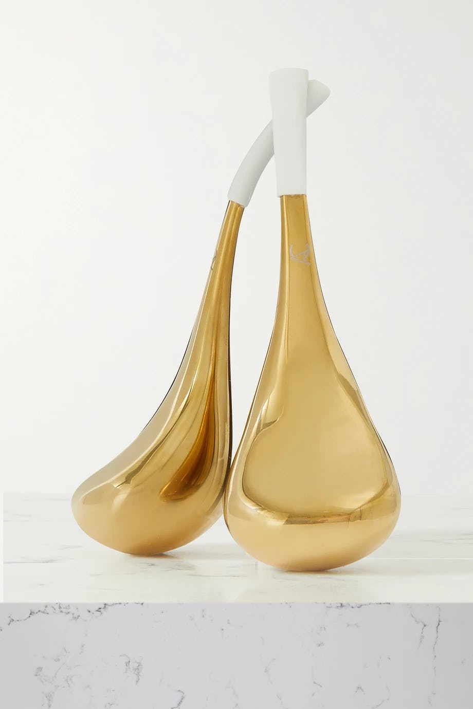 The $9 Face Ice Roller Ball From Amazon I Swear By For De-Puffing