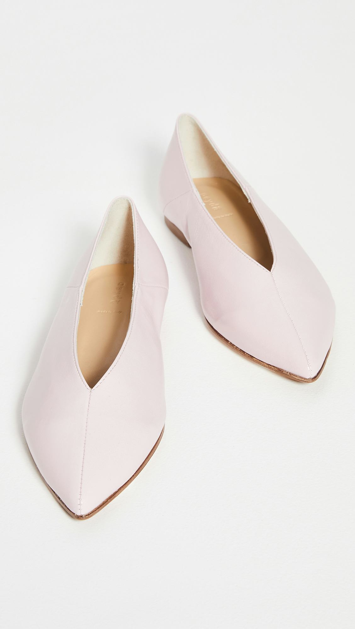 10 Summer Flat Trends Stylish Women Are Living In