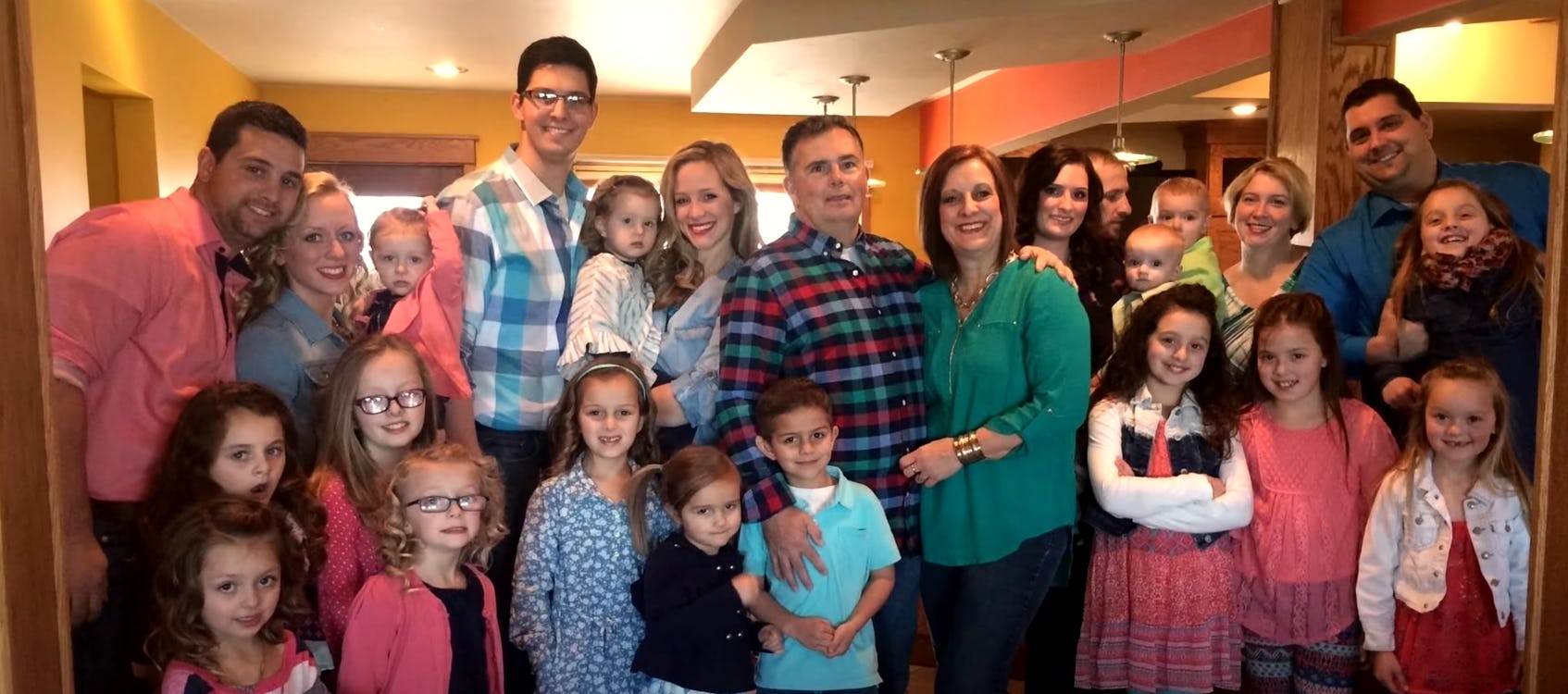 15 Shows Like ‘Counting On’ About Big & Unique Families