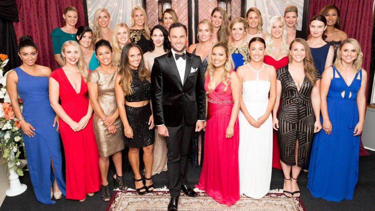 8 ‘Bachelor’ 2000s-Inspired Fashion Looks You Need To See