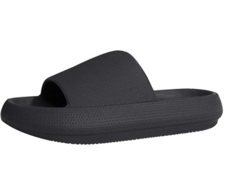 10 Shoes Similar To Crocs