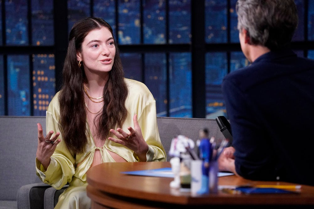 Lorde Ditched The Makeup For Her Seth Meyers Appearance