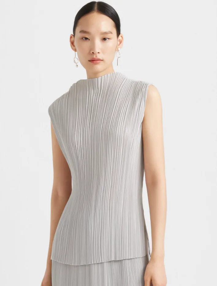 Plisse Pleats Is The Fall 2021 Trend We're Stocking Up On