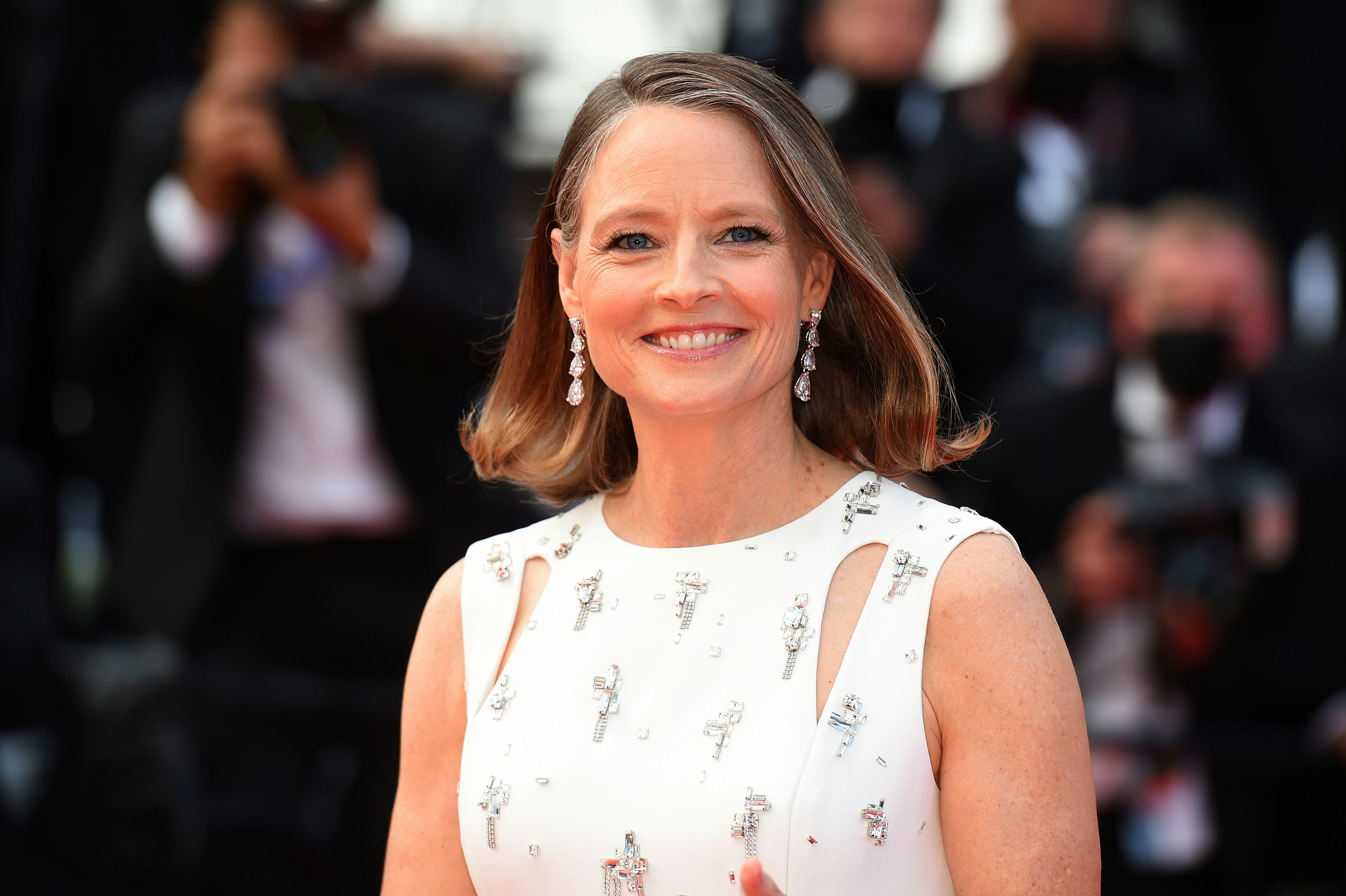 How To Get Jodie Foster's 2021 Cannes Makeup Look At Home