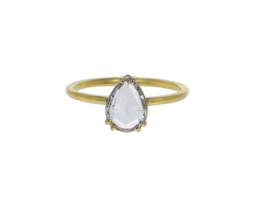 Single Stones Are The '90s Engagement Ring Trend Everyone Loves