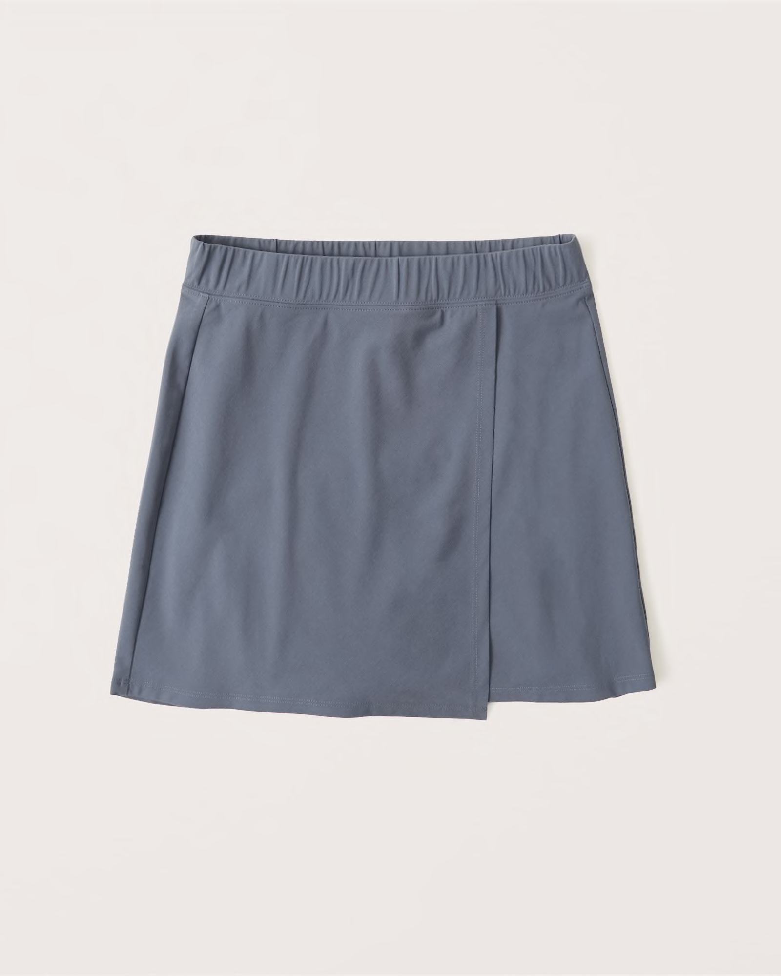 7 Skort Outfit Ideas For All Of Your End-Of-Summer Plans