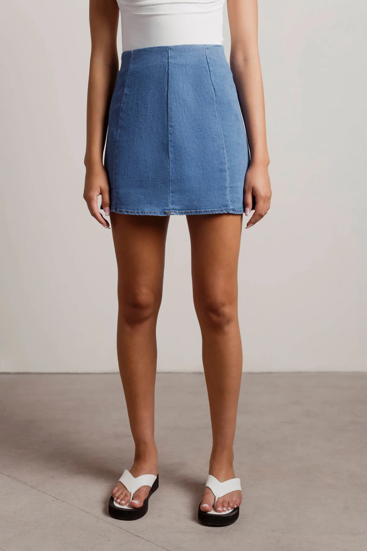 7 Cottagecore Aesthetic Outfits For Summer & Fall