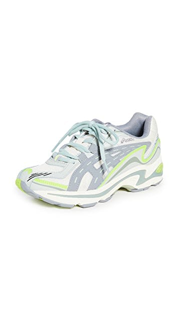 7 Fall 2021 Sneaker Trends To Wear ASAP Before Everyone Else Does