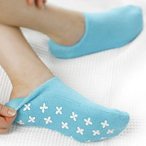 Best Method to Wash and Dry Socks - Brackett Thatten