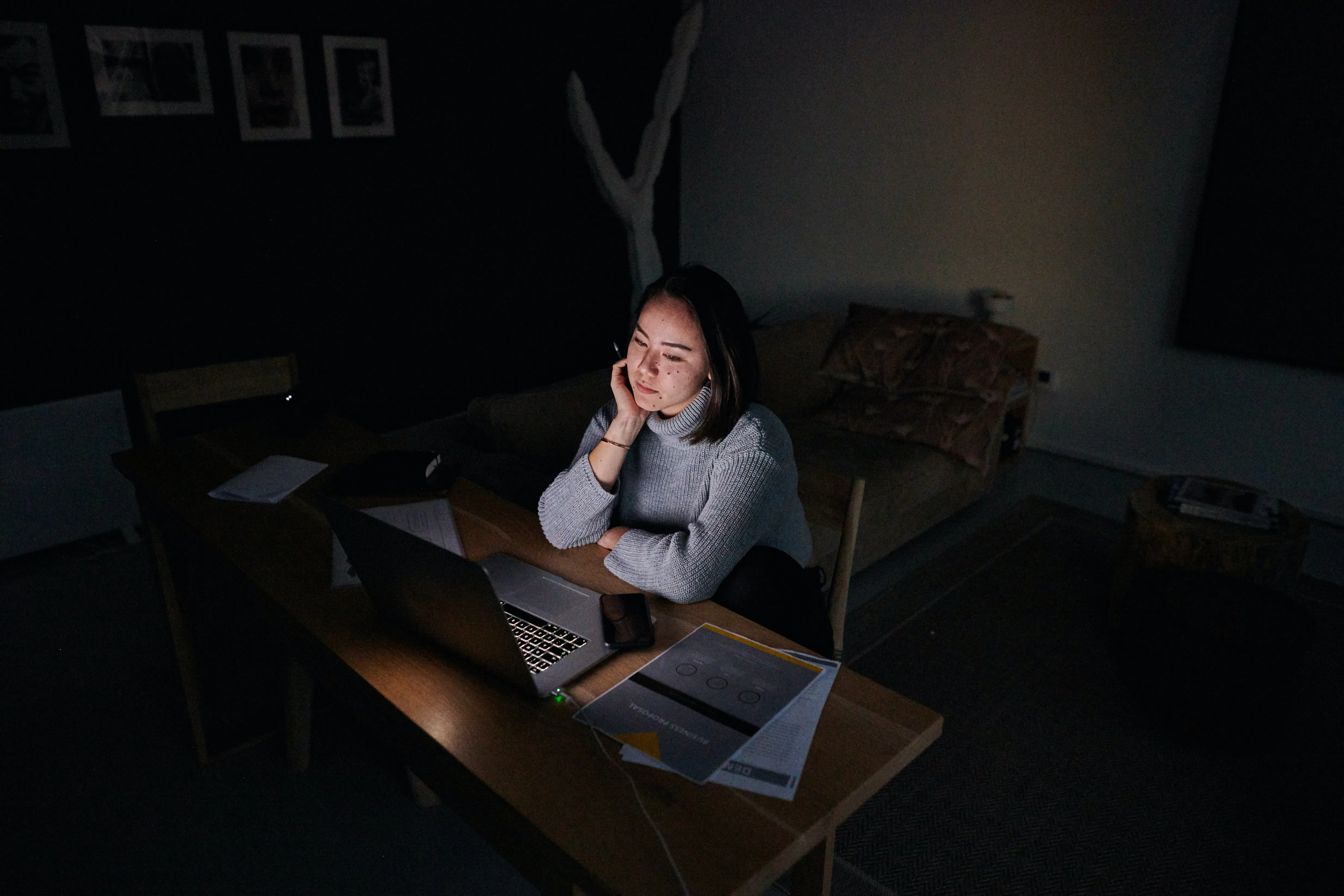 24 Texts To Send Someone Who's Burned Out