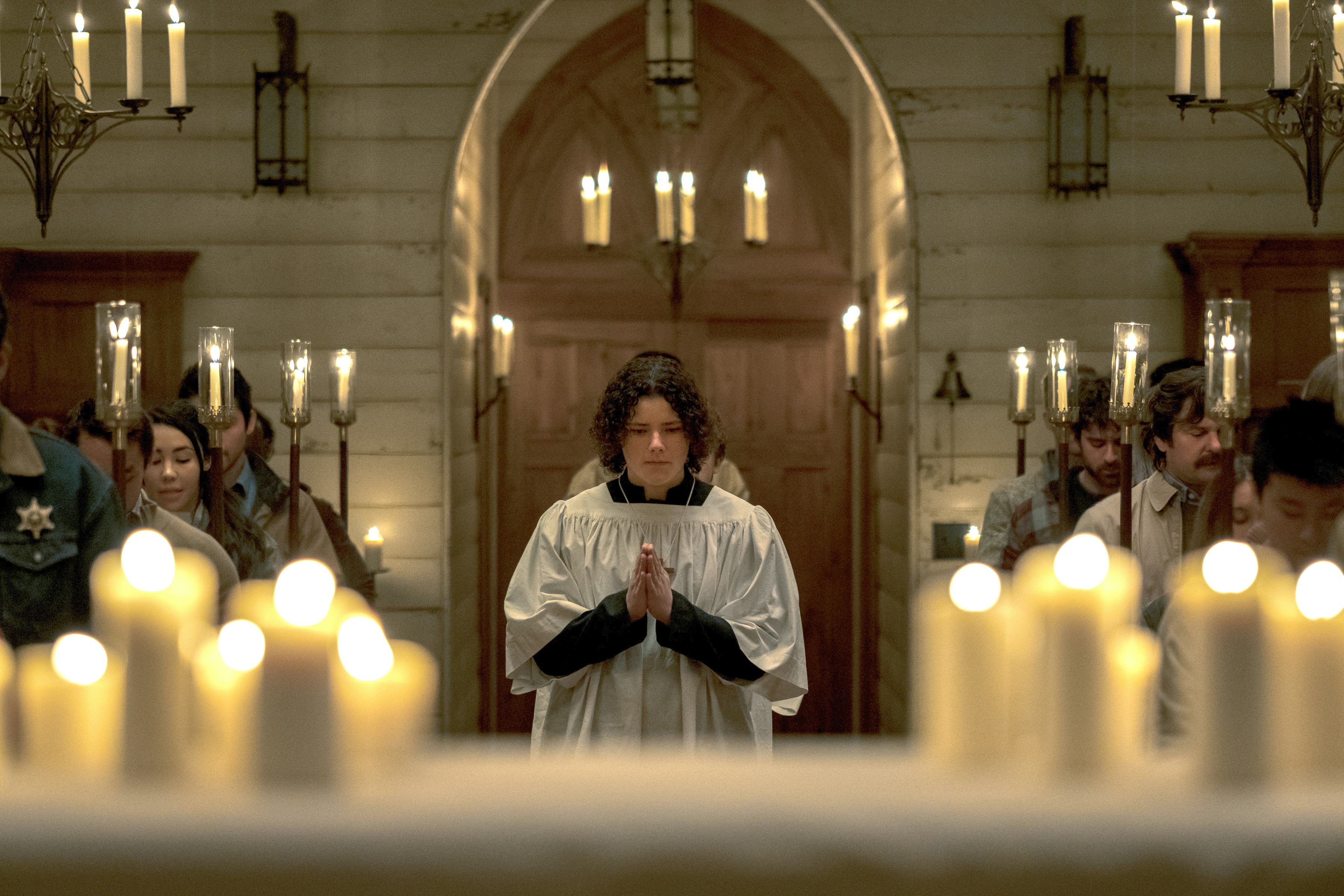 Reasons Why 'Midnight Mass' Is A Modern Horror Masterpiece