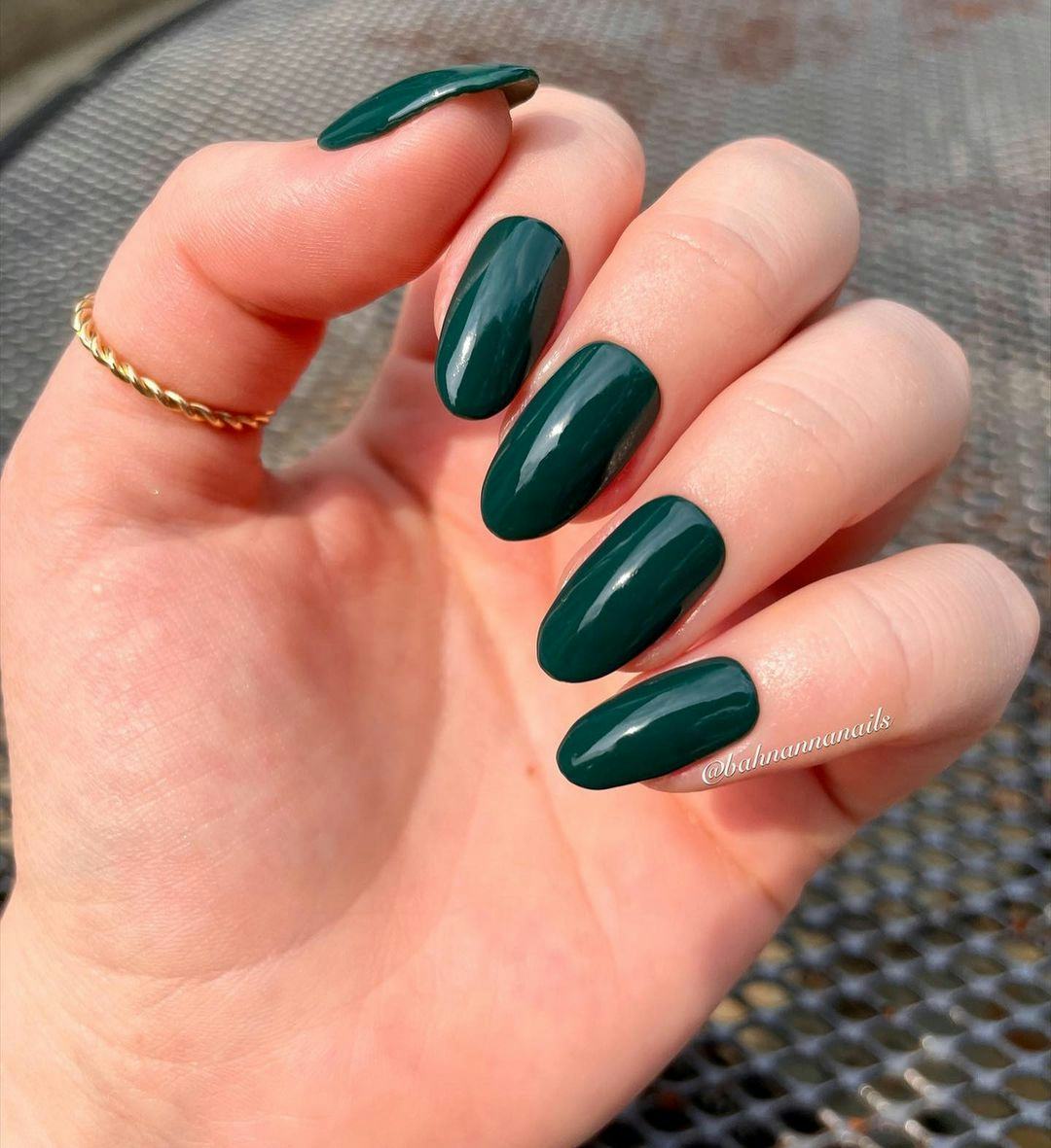 14 Minimalist Fall Nail Ideas To Bring To Your Next Mani Appointment