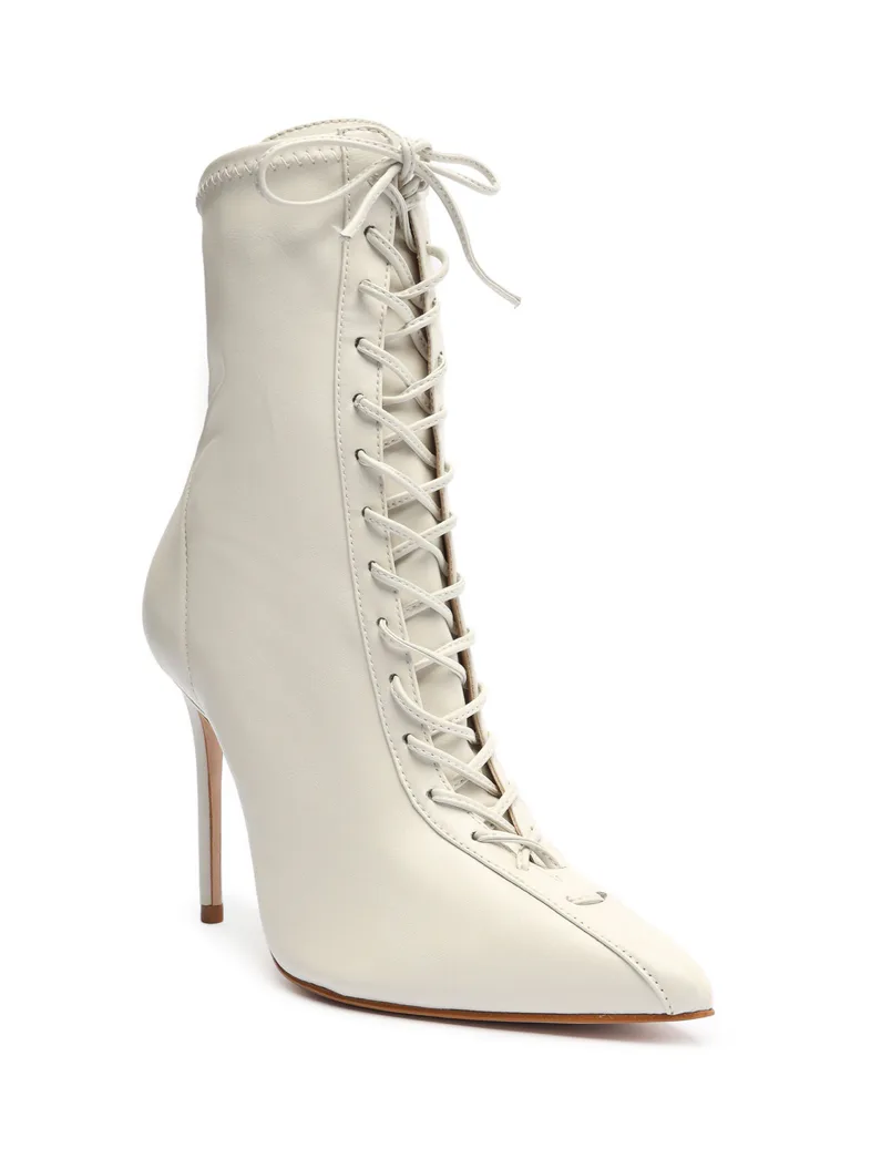 The Best Boot Trends That Pair Well With Wide-Leg Pants