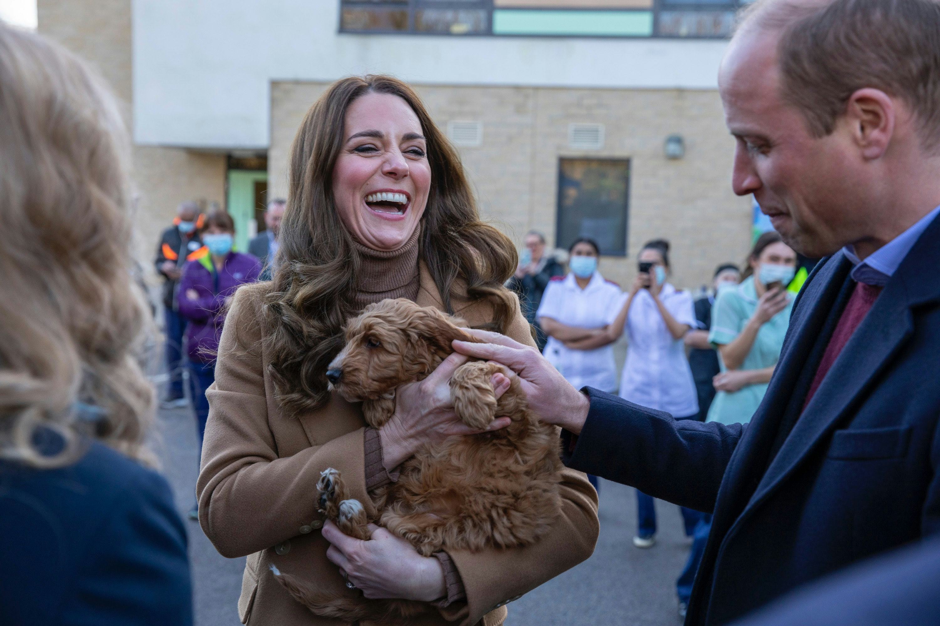 Cute New Photos Of Kate Middleton & A Puppy
