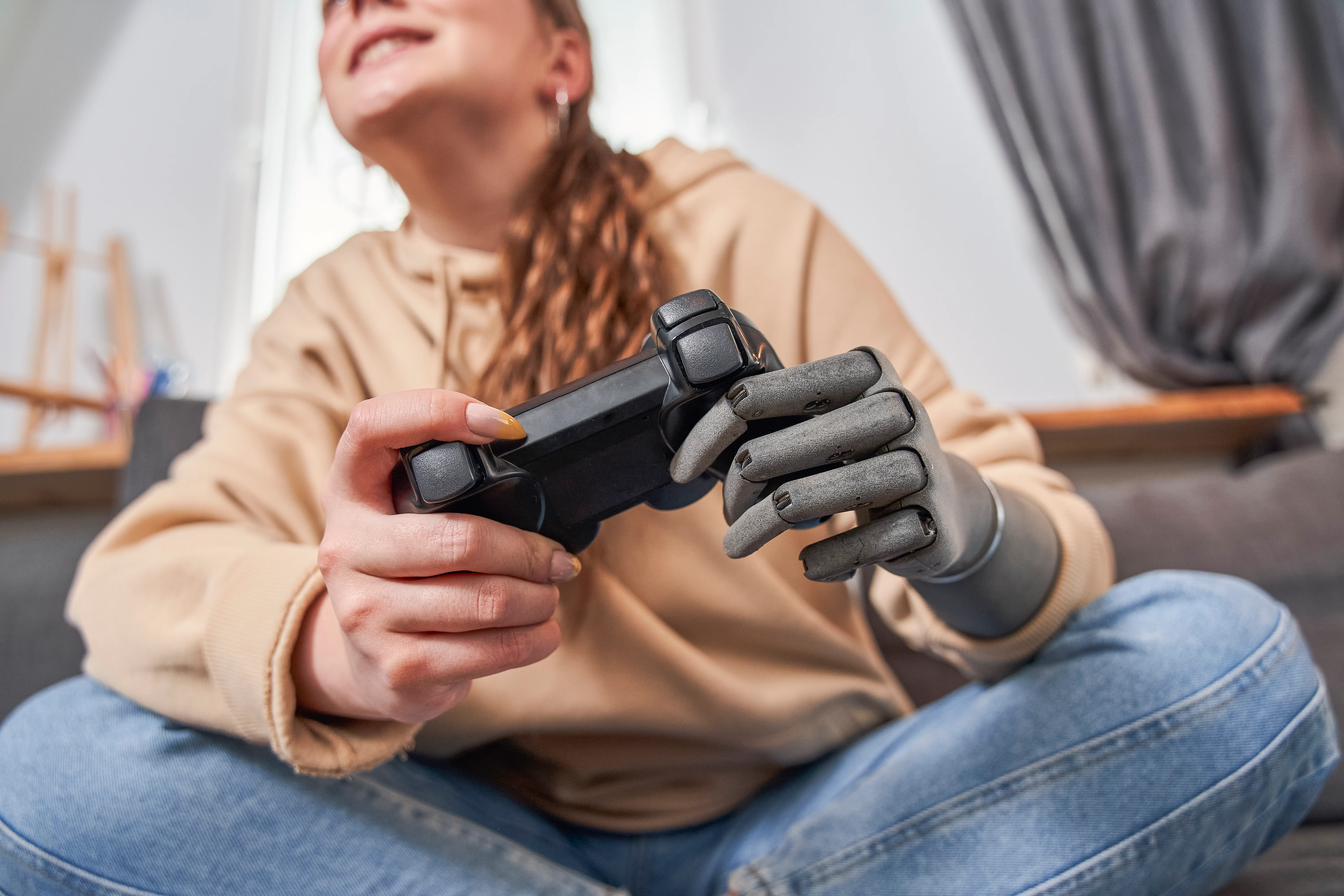 This self-learning bionic hand gets better and better as you use it