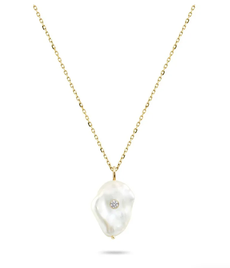 The Pearlcore Trend Contains A Deeper Meaning Than Ever Before