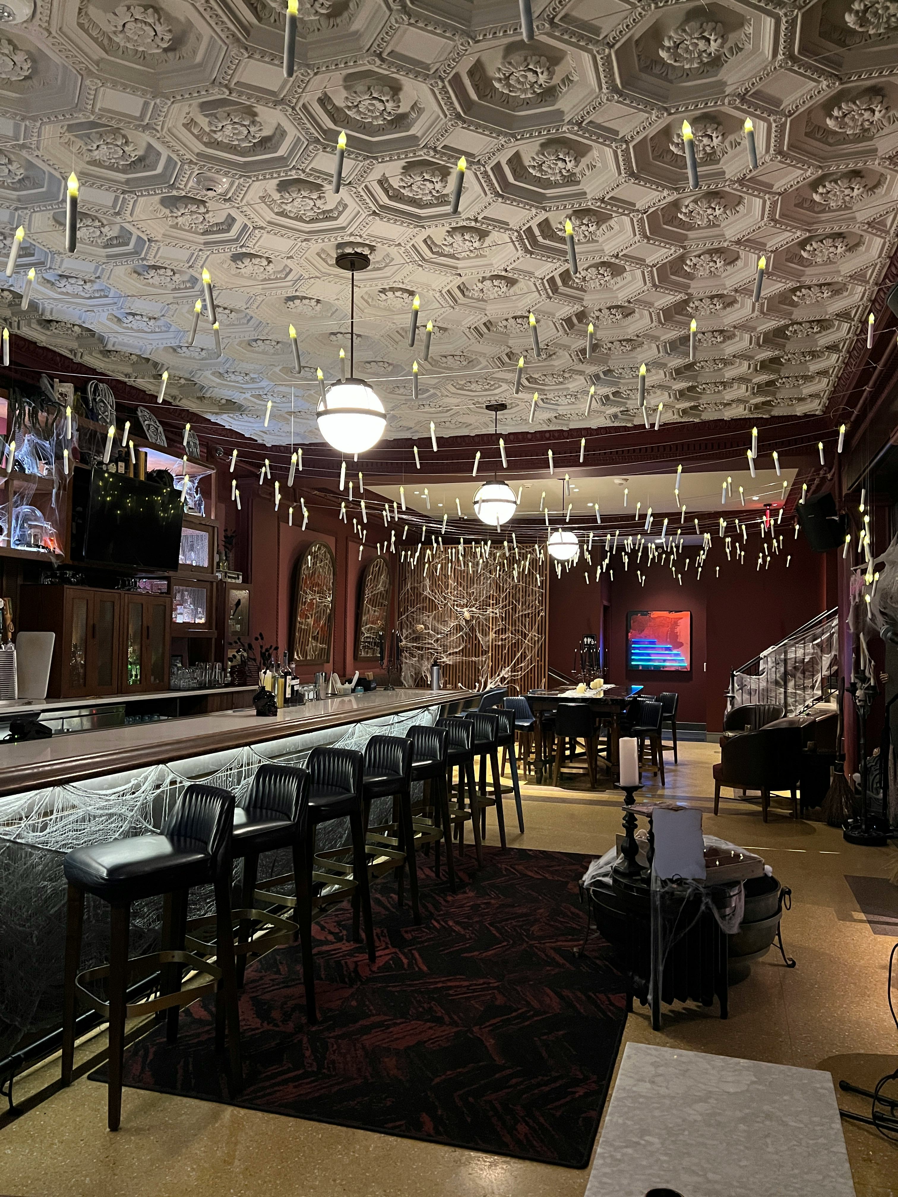 This ‘Hocus Pocus’ Pop-Up Bar Includes Sanderson Sister Performances