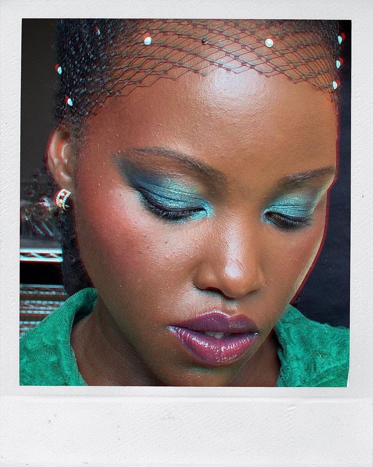 10 Fall 2022 Eyeshadow Trends That Bring The Drama