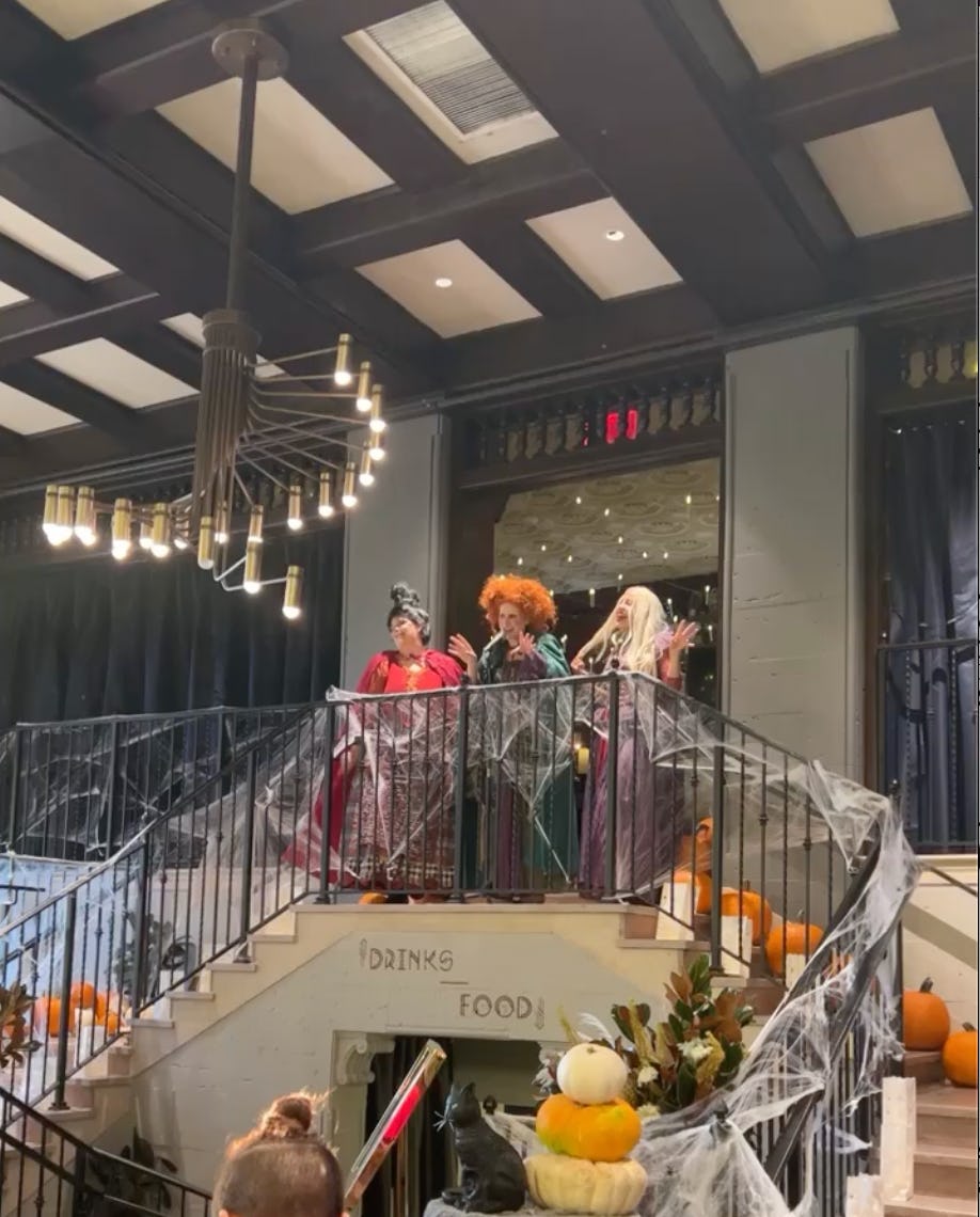 This ‘Hocus Pocus’ Pop-Up Bar Includes Sanderson Sister Performances