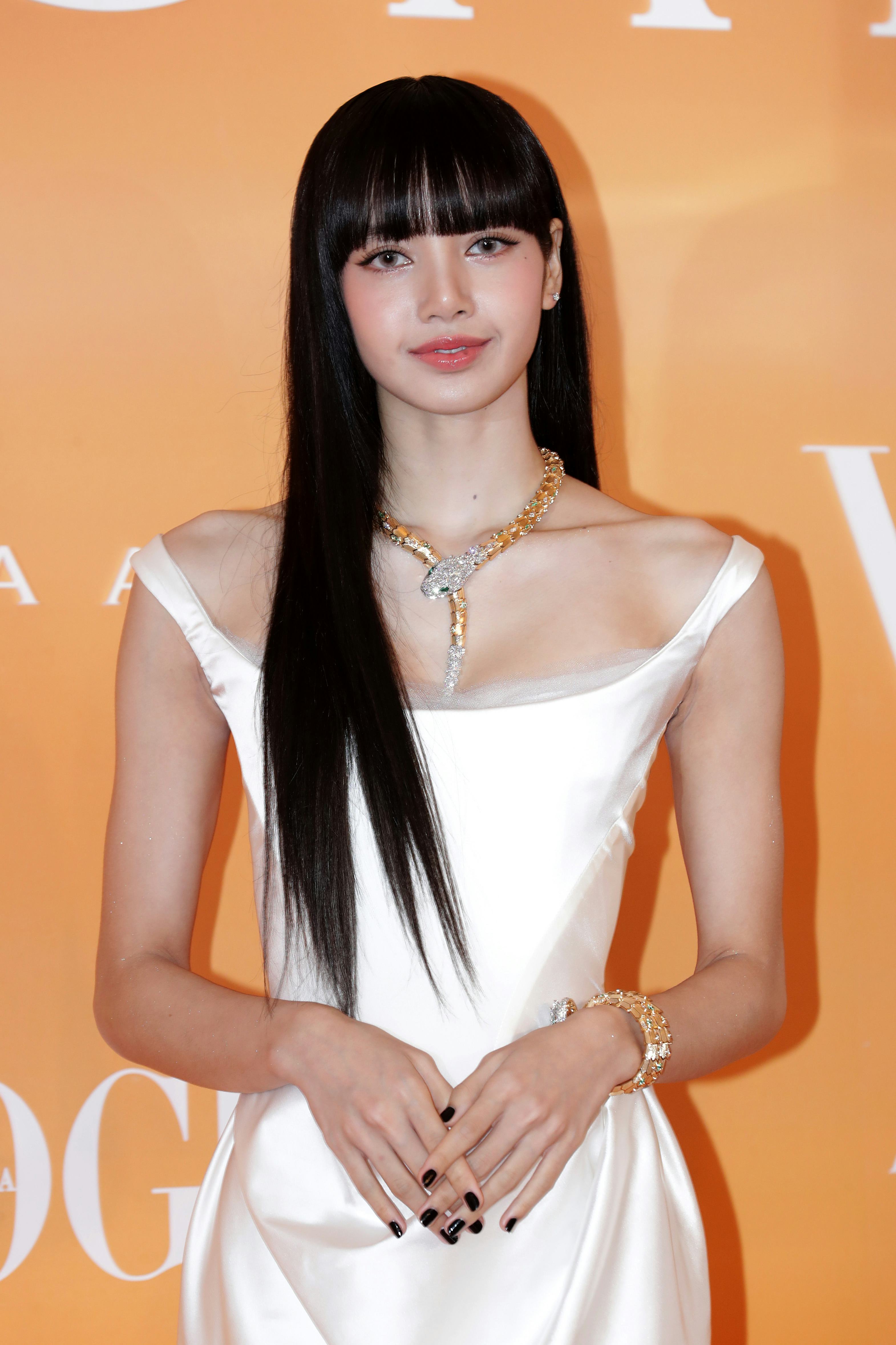 Blackpink's Lisa Wore A Corset Dress At The Bvlgari Aurora Awards