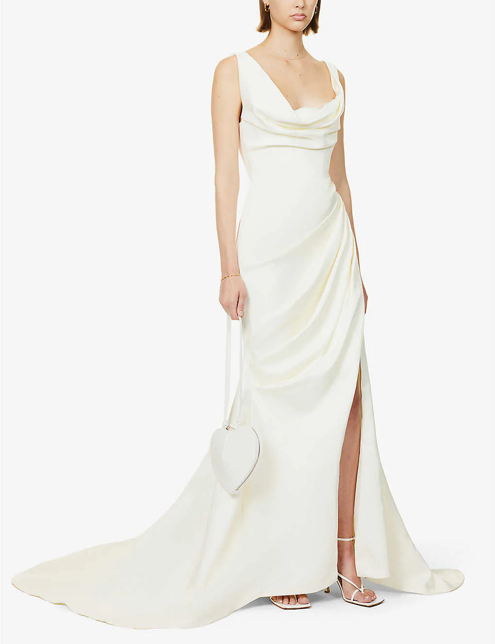 Blackpink's Lisa Wore A Corset Dress At The Bvlgari Aurora Awards