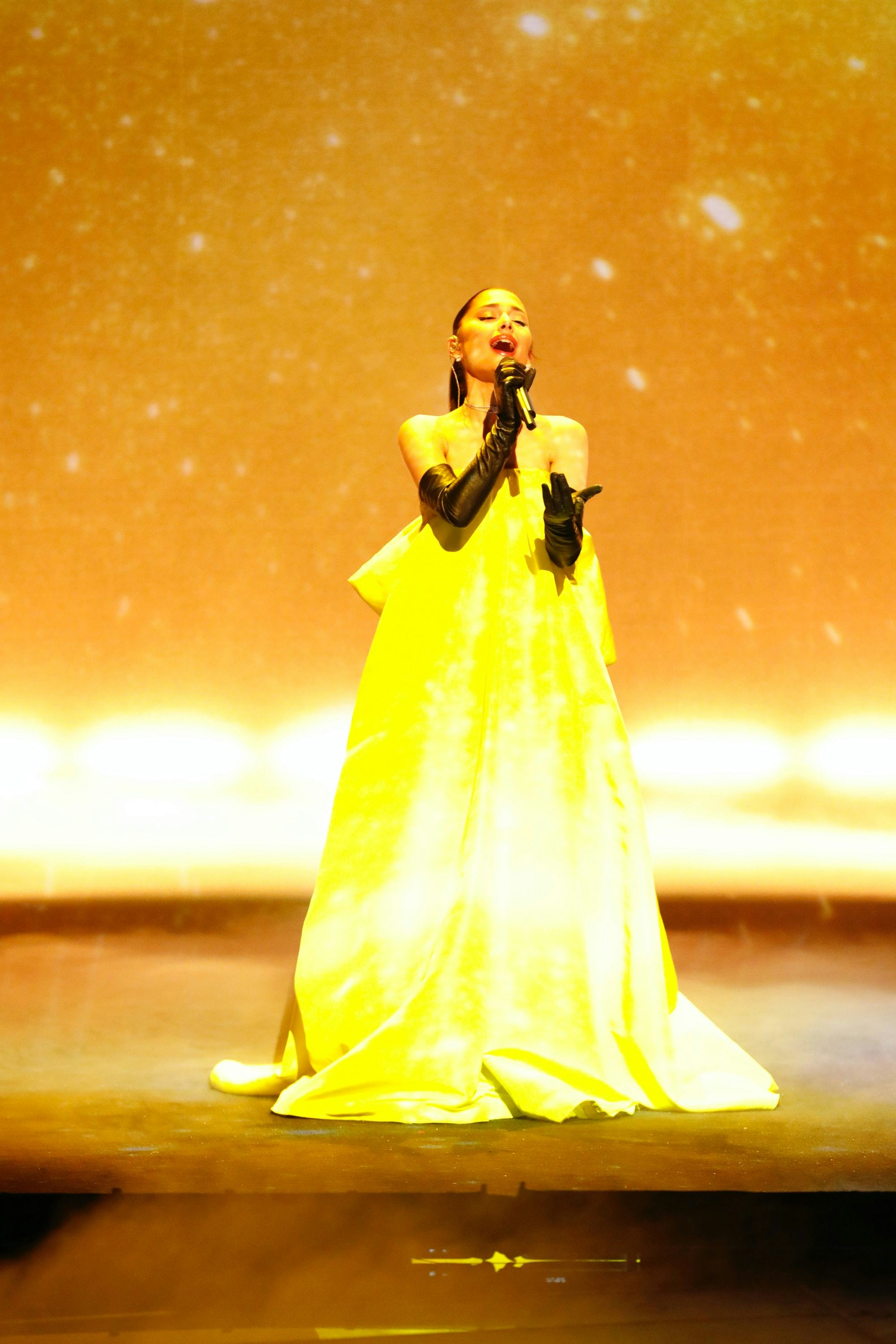 Ariana Grande Has Gone Blonde For Her 'Wicked' Debut