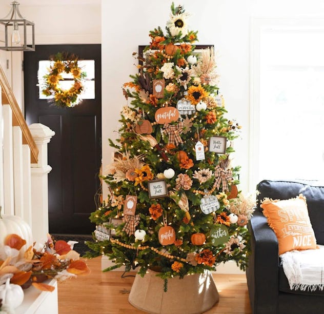 15 Thanksgiving Christmas Tree Ideas To Try At Home