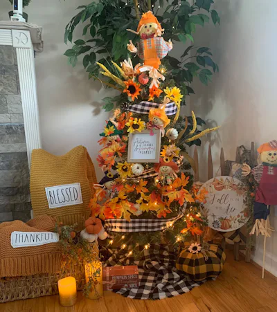 15 Thanksgiving Christmas Tree Ideas To Try At Home