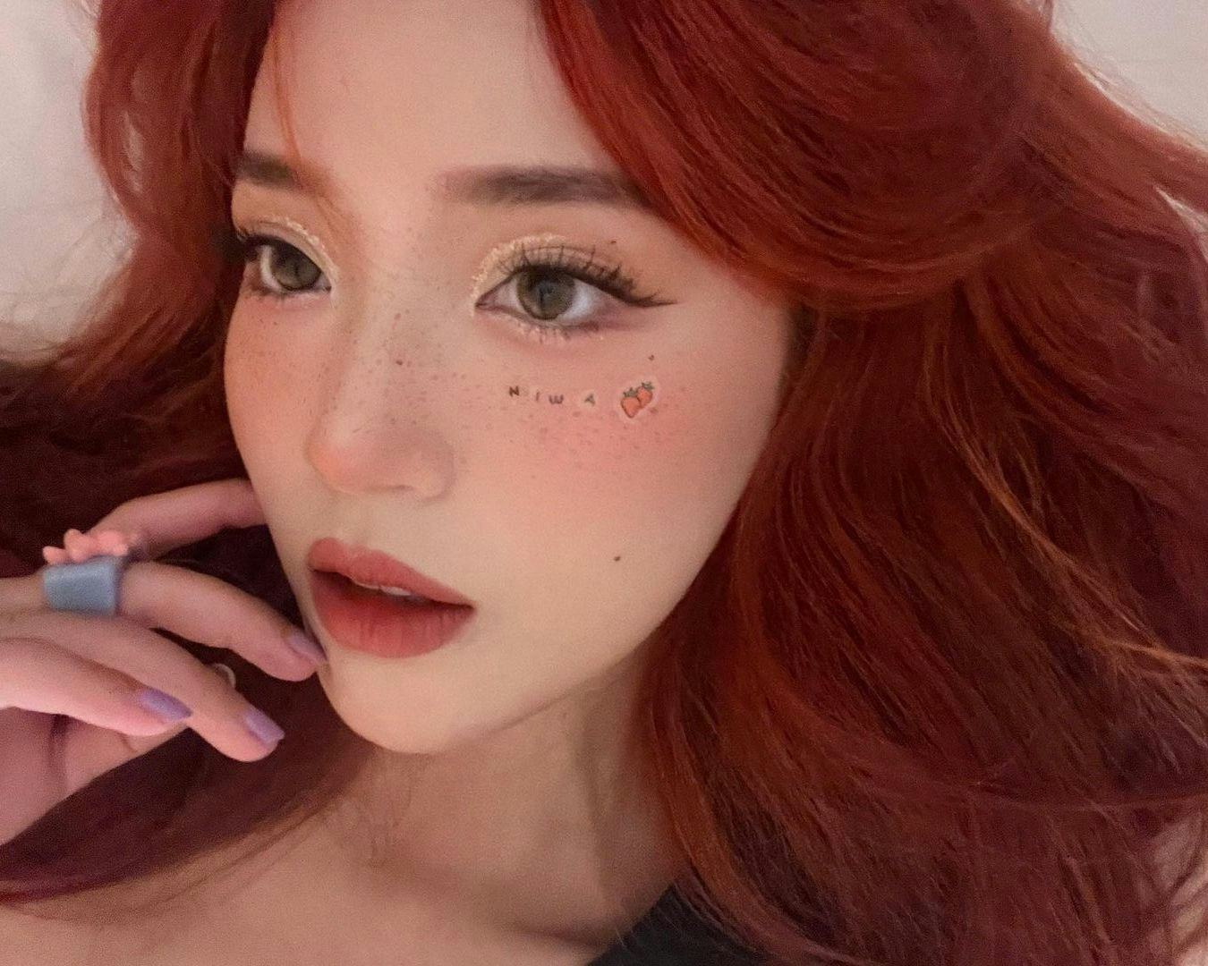 This Glitter Cut Crease Look Is Taking Over TikTok