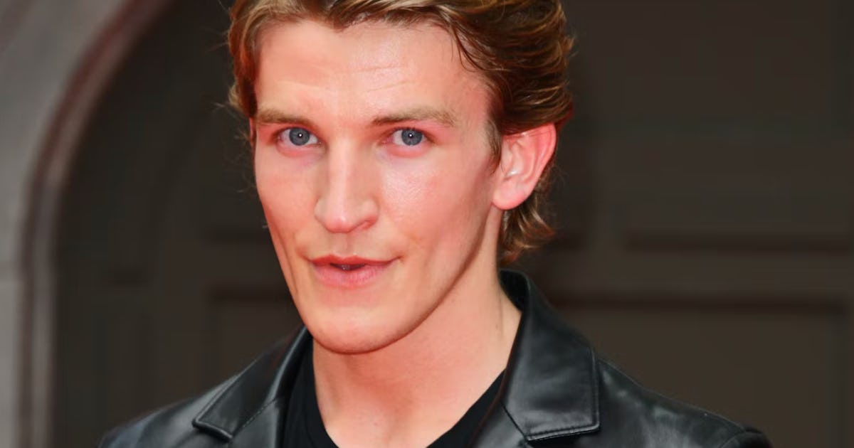 Ewan Mitchell: Age Query, Instagram, & More On 'House Of The Dragon' Actor Ewan Mitchell: Age Query, Instagram, & More On 'House Of The Dragon' Actor