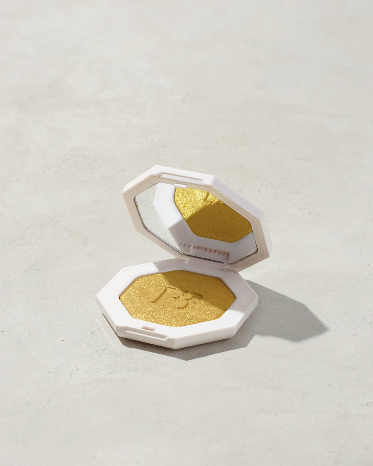 Rihanna's Fenty Show Hair & Makeup Was A Majorly Ethereal Glam Moment