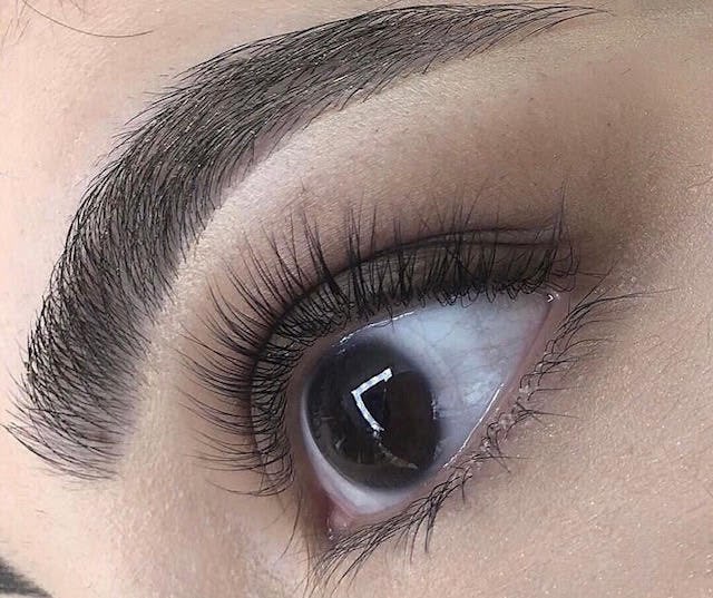 What Is a Lower Lash Lift? One Writer Explores The Pros & Cons