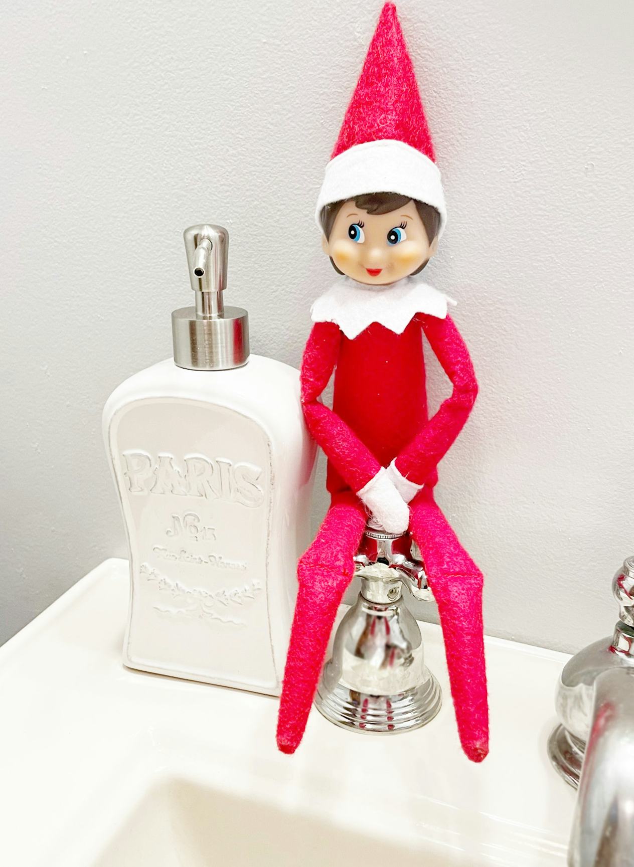 16 Elf On The Shelf Bathroom Ideas That Are Super Easy To Pull Off