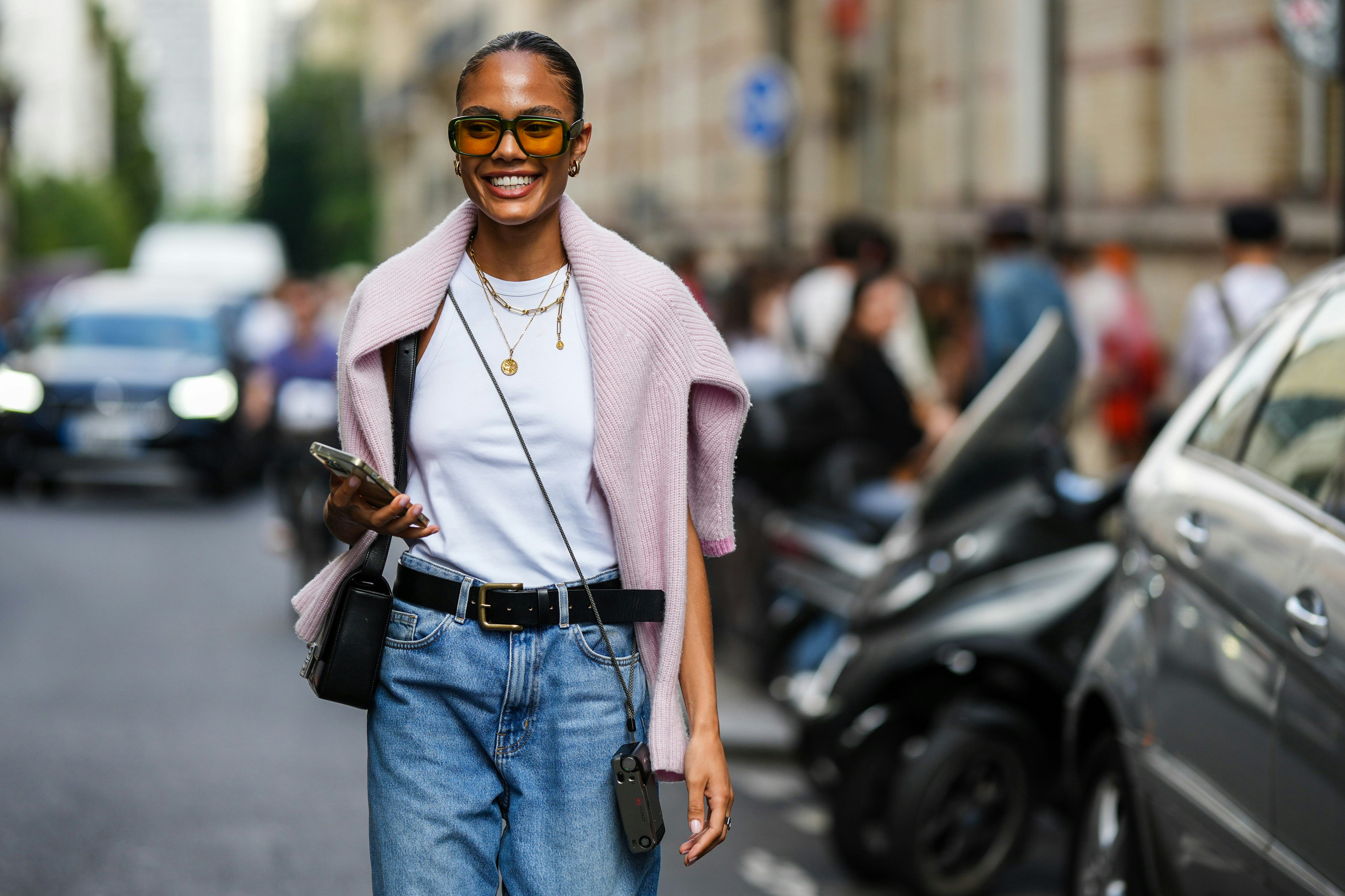 Easy Sweater-Over-Shoulder Outfit Ideas To File Away For Inspiration