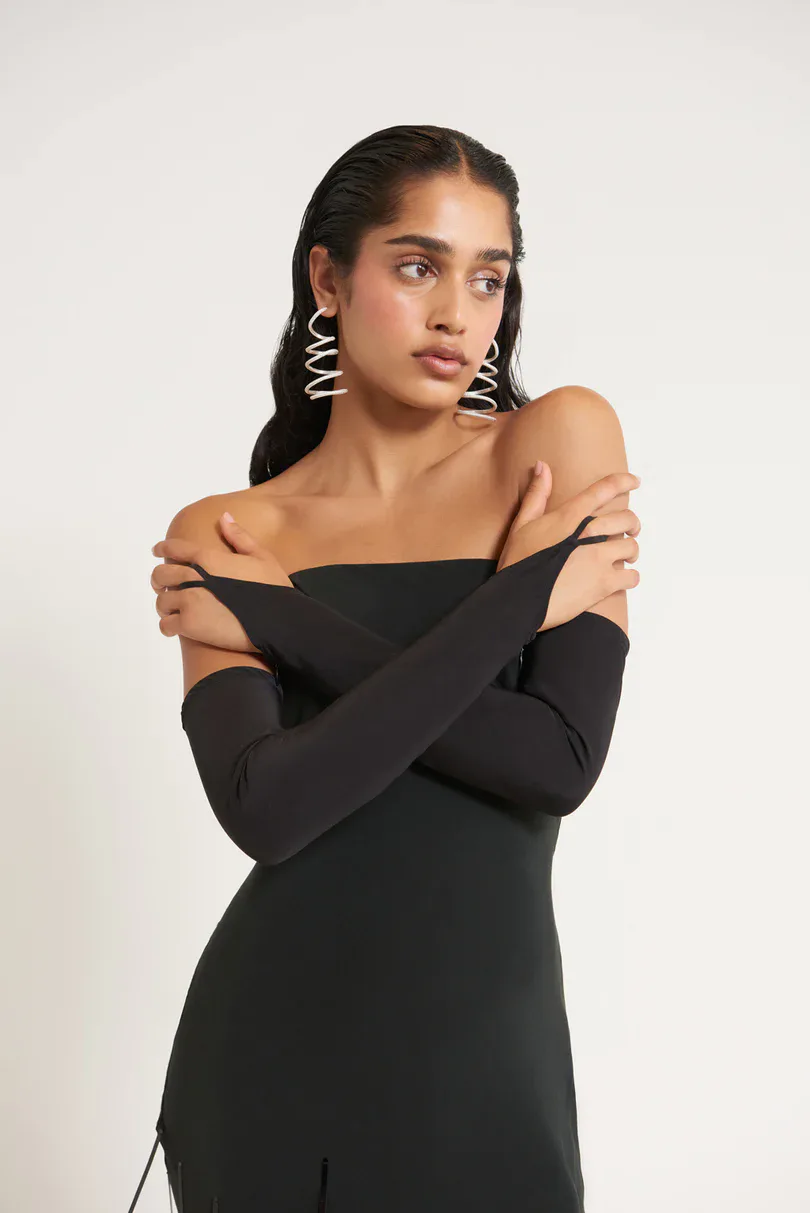 The Opera Gloves Trend Is Taking Over Holiday Party Season