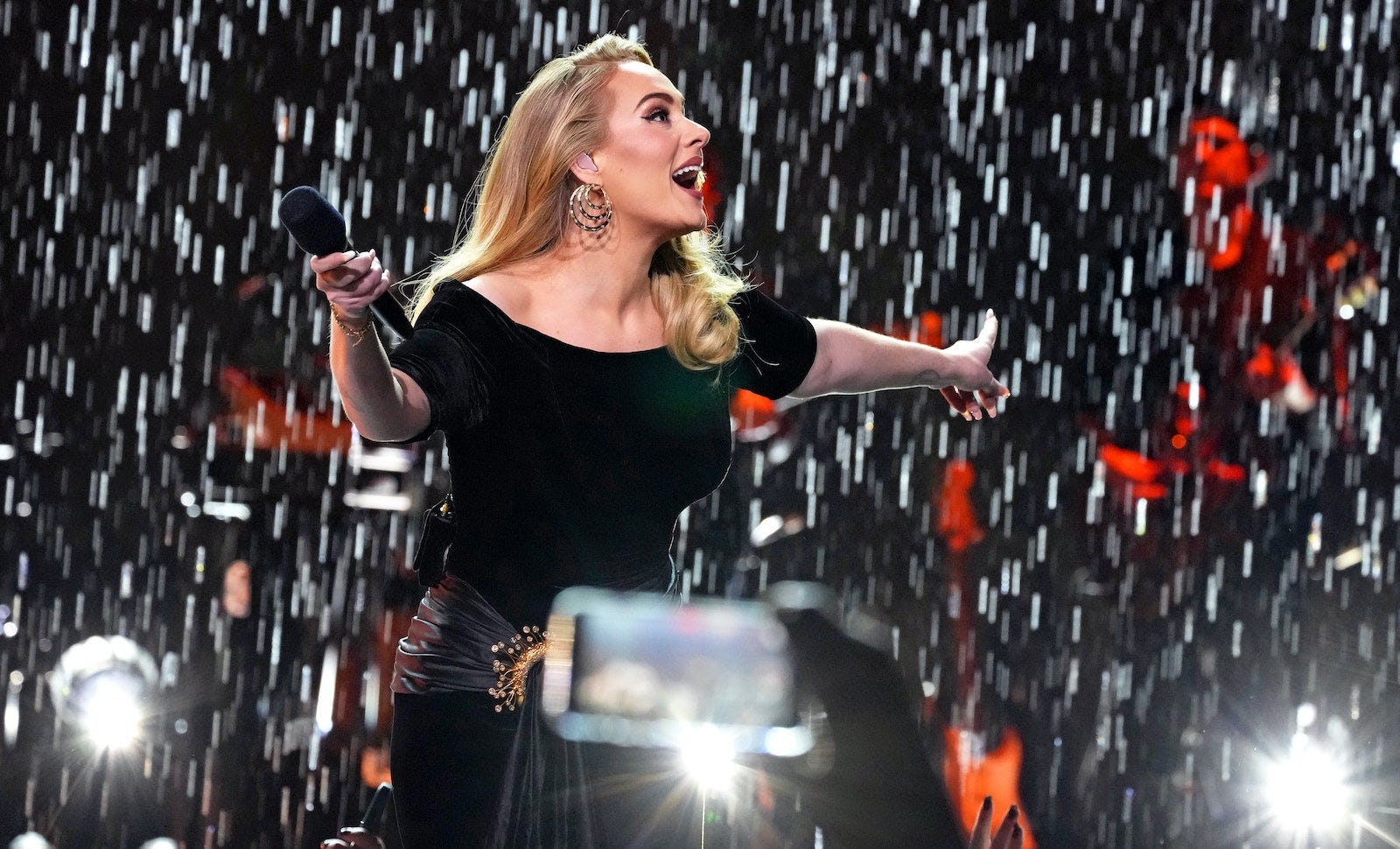 See Photos From Night 1 Of Adele’s Vegas Residency
