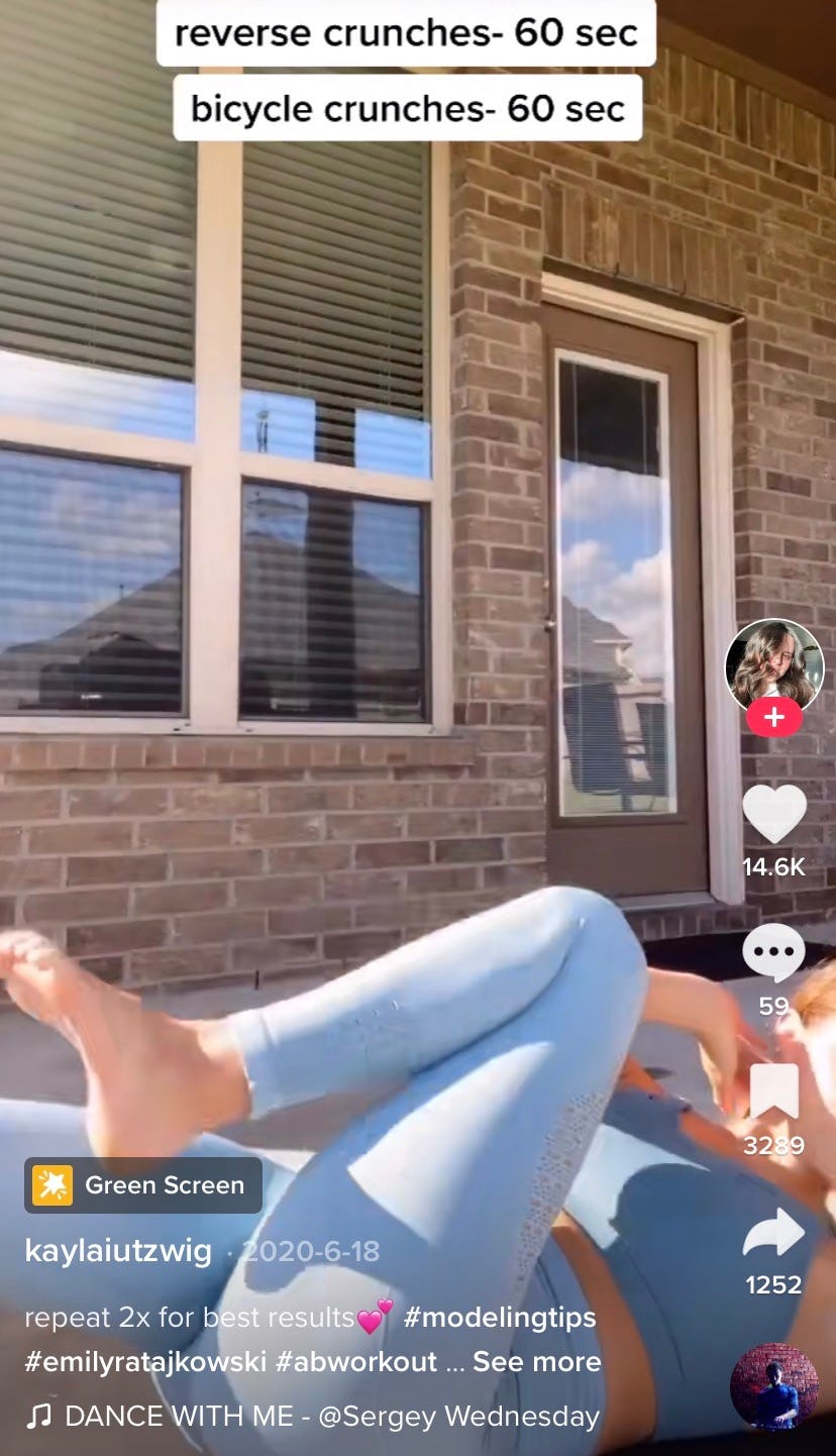 Emily Ratajkowski's Ab Workout From TikTok Takes Just 7 Minutes