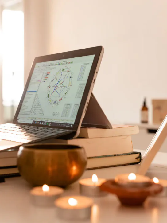 7 Experiences To Gift For Friends, From Language Classes To Astrology ...