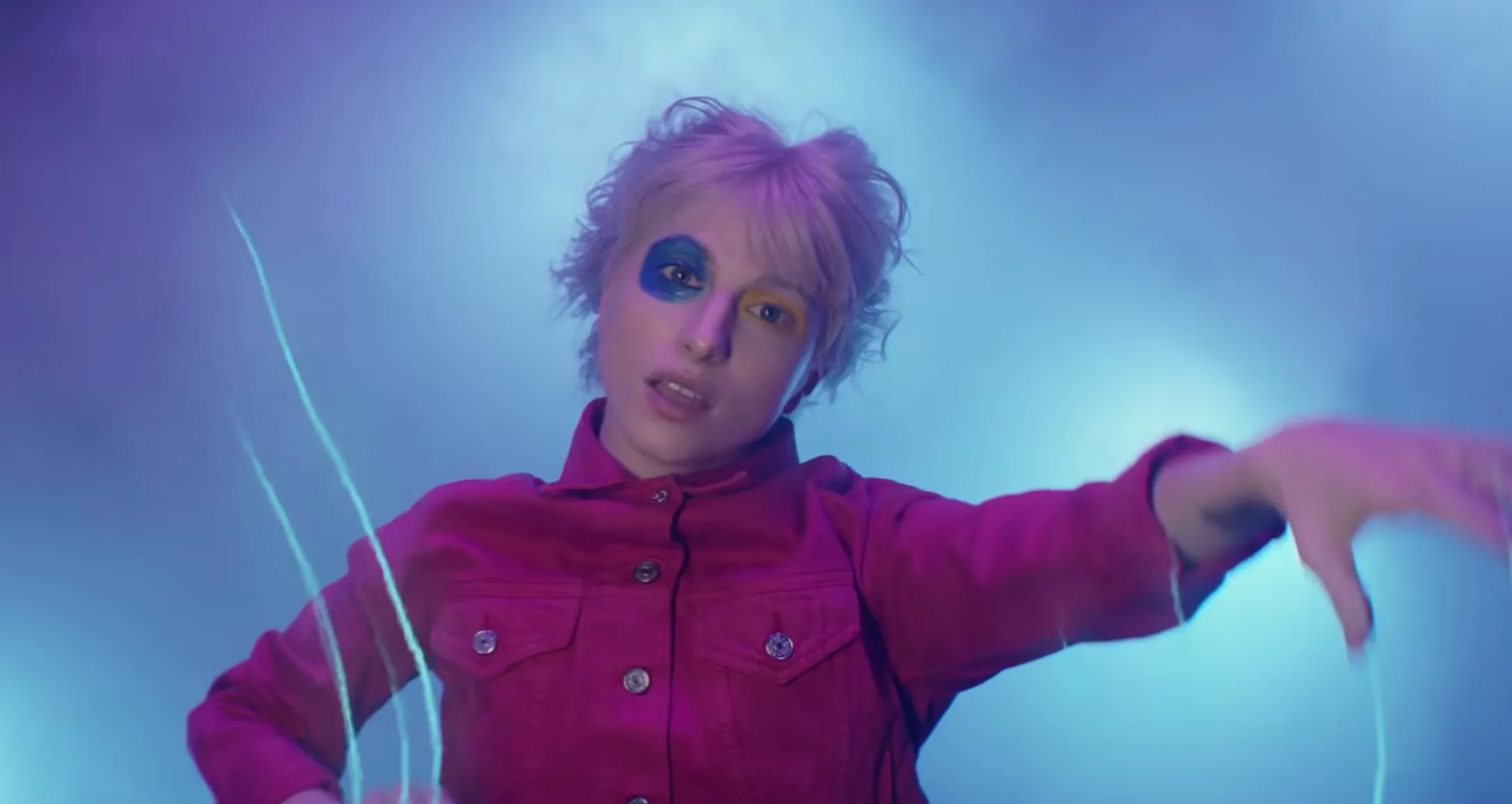 Paramore Singer Hayley Williams On Her Iconic Hair, New Tour Looks, And ...