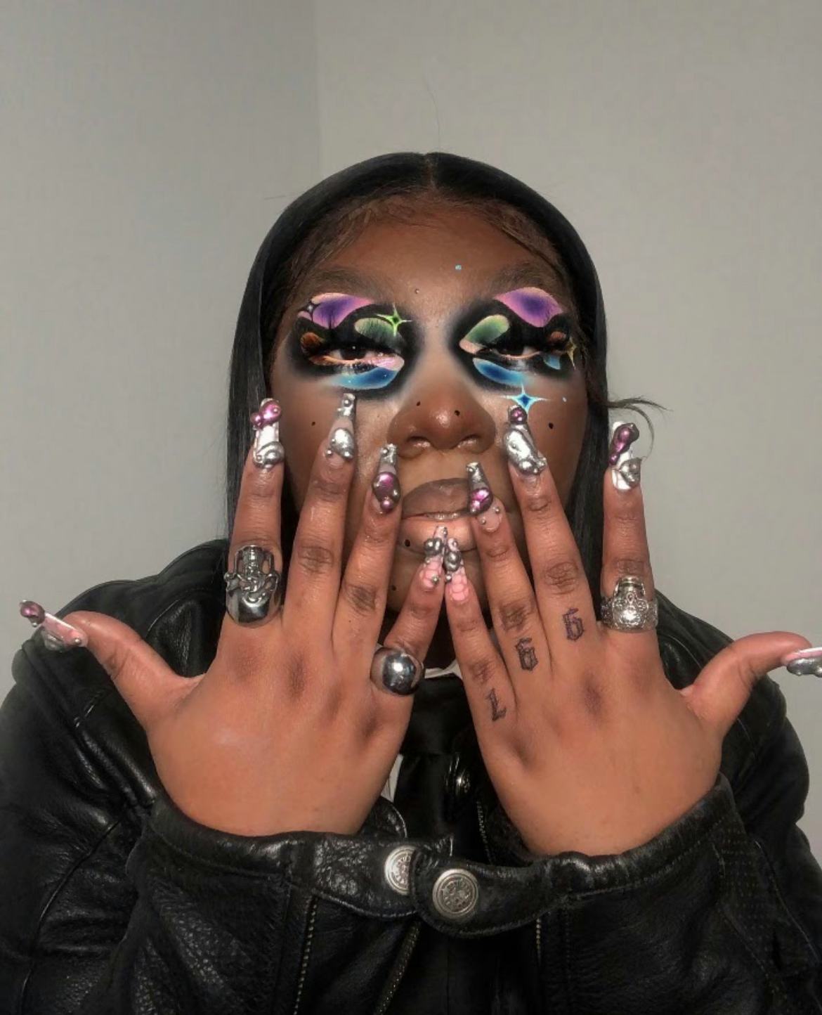 Meet Naezrah, The Abstract Makeup Artist Behind SZA’s Coolest Looks