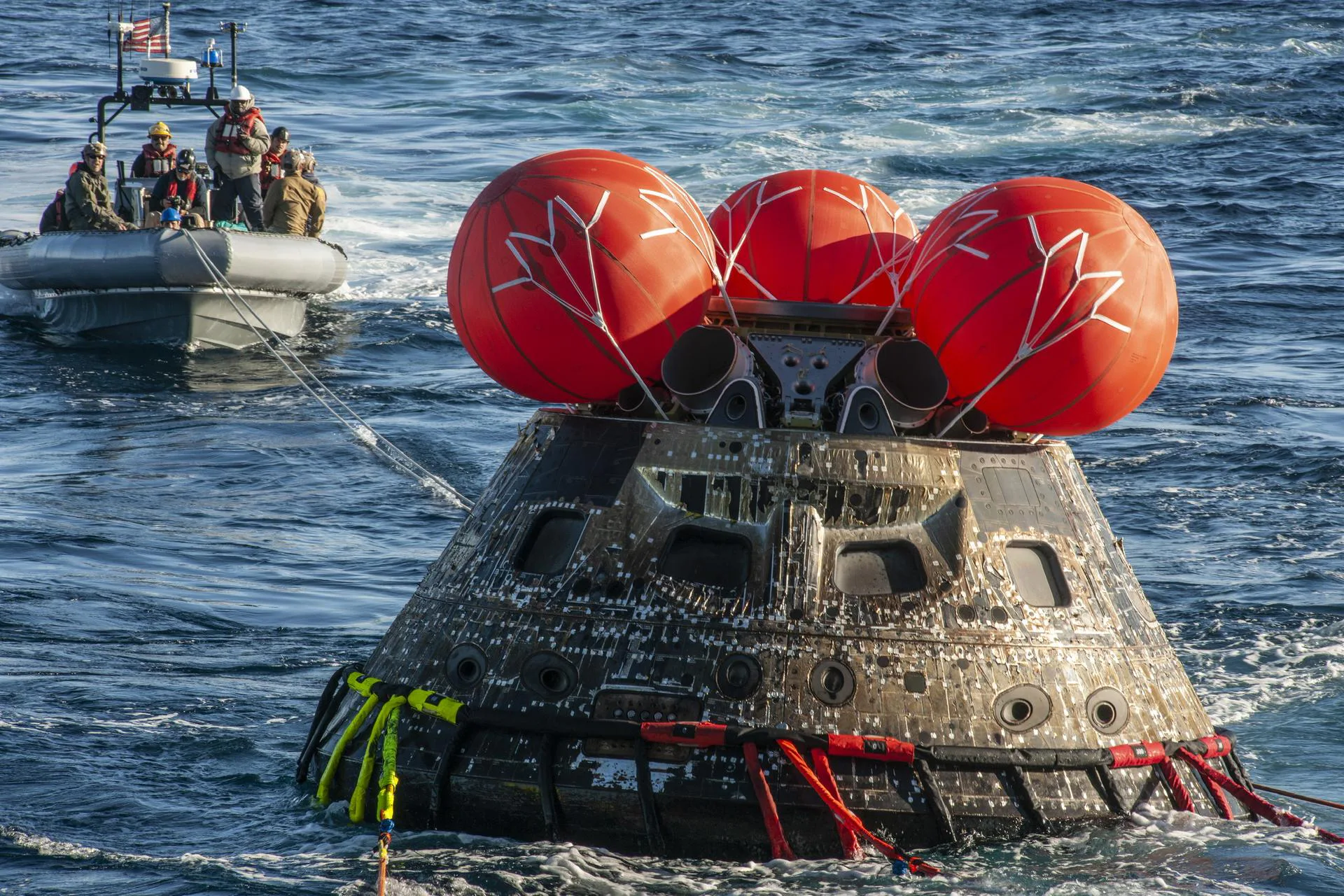 Orion splashdown and more: Understand the world through 7 images