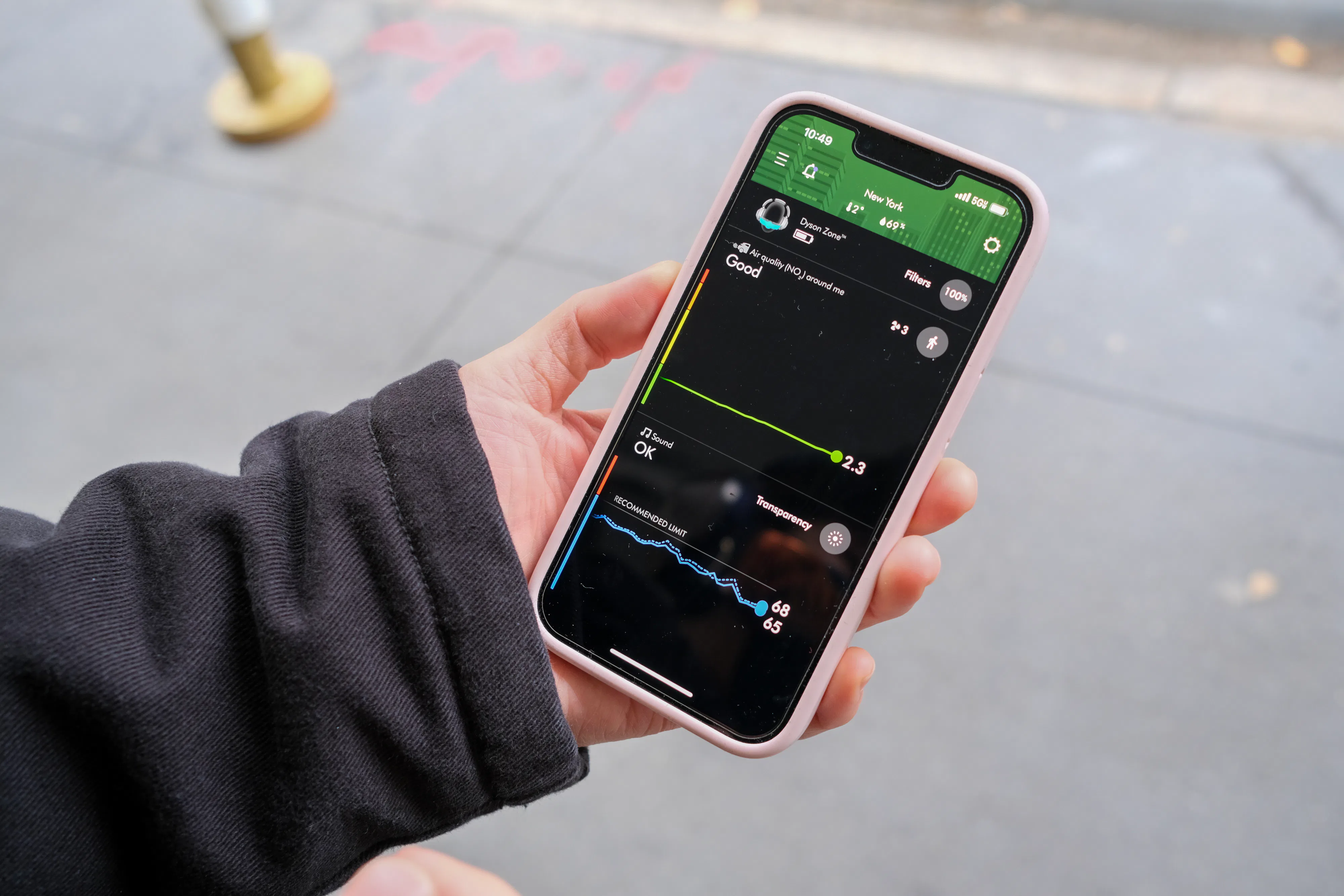 Wearing Dyson's air-purifying headphones in New York City's streets