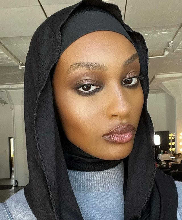 Smudgy Grunge Eye Makeup Is An Easy Alternative To A Cat Eye