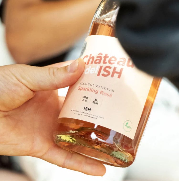 17 Best Non-Alcoholic Champagne Options For Celebrating