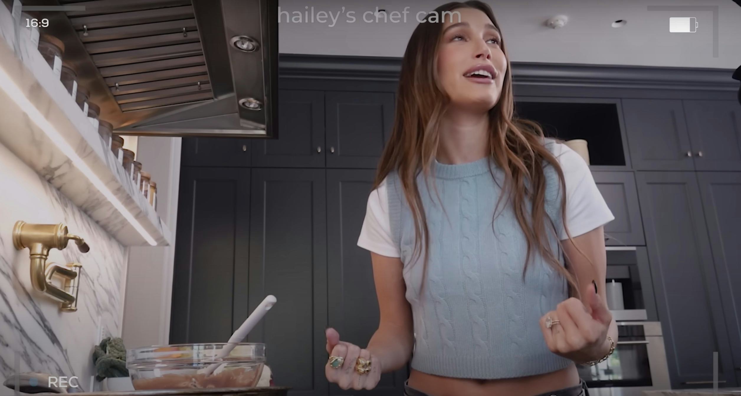 Hailey Bieber's Kitchen Proves The Dark Paint Trend Is Actually So ...