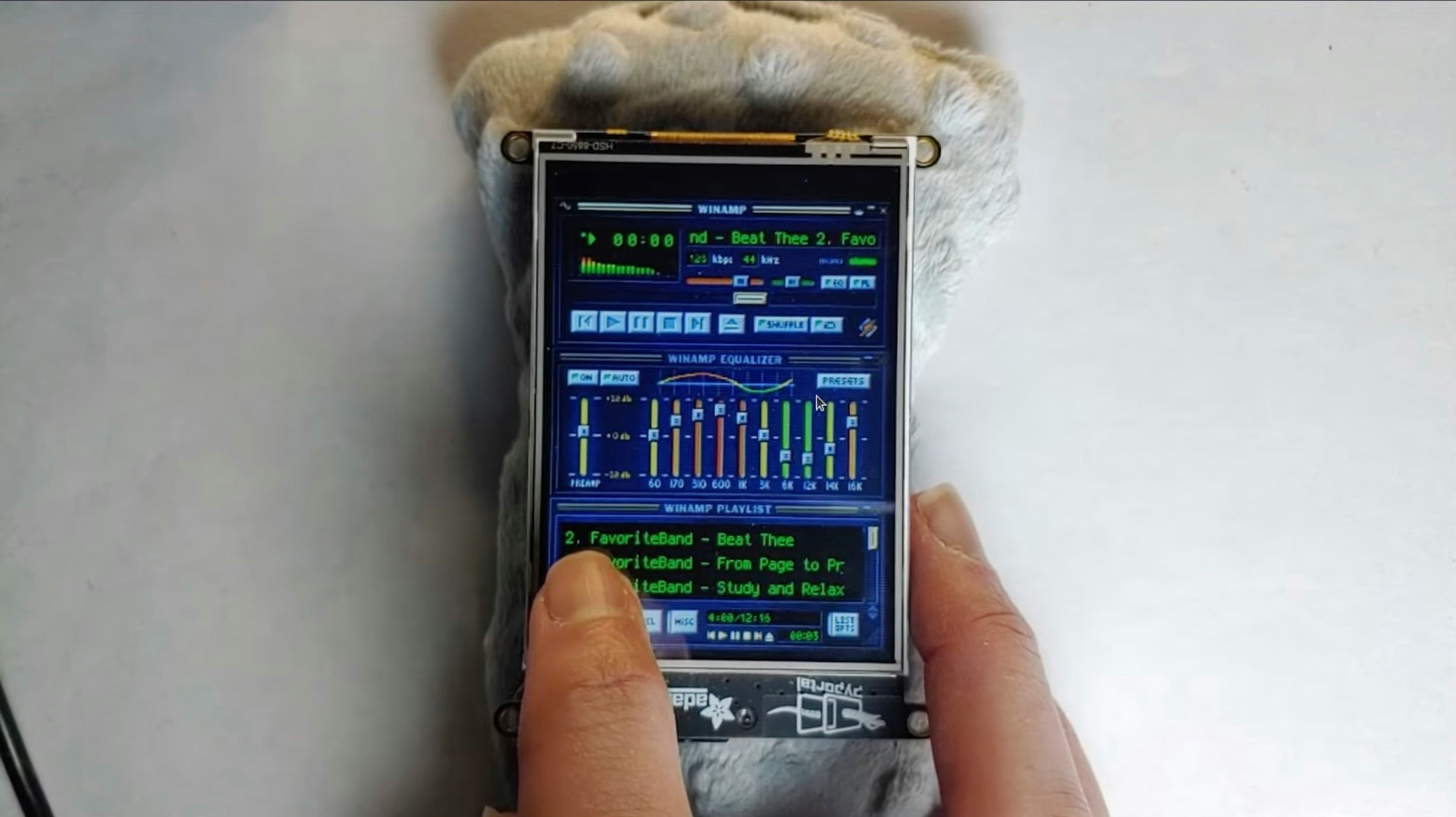 DIY hack builds the Winamp MP3 player you always wanted