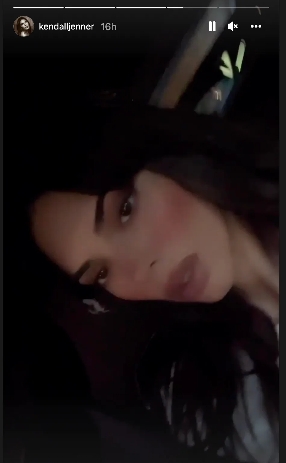 Kendall Jenner Got Curtain Bangs & I'm Obsessed