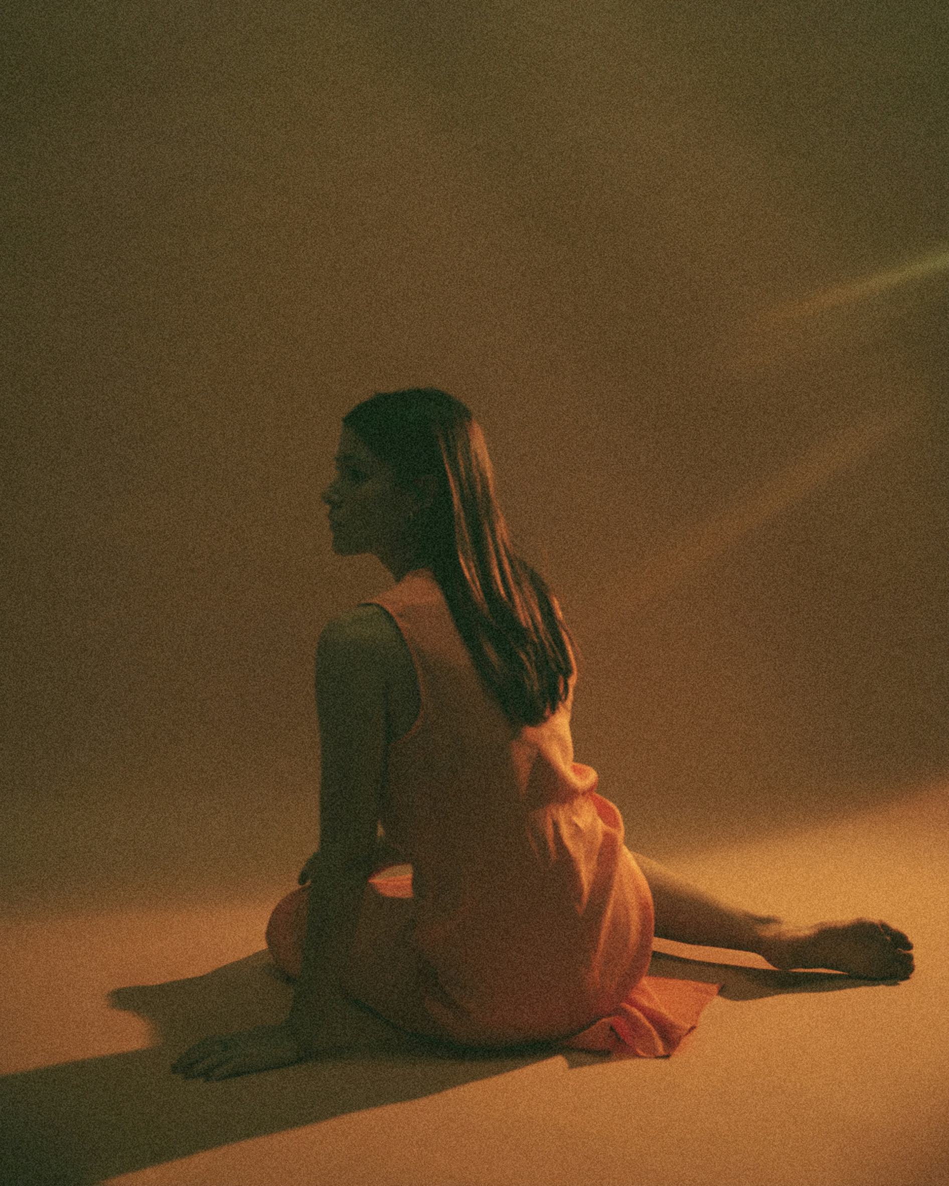 Swedish Musician Léon Puts Herself First on the New Album ‘Circles’