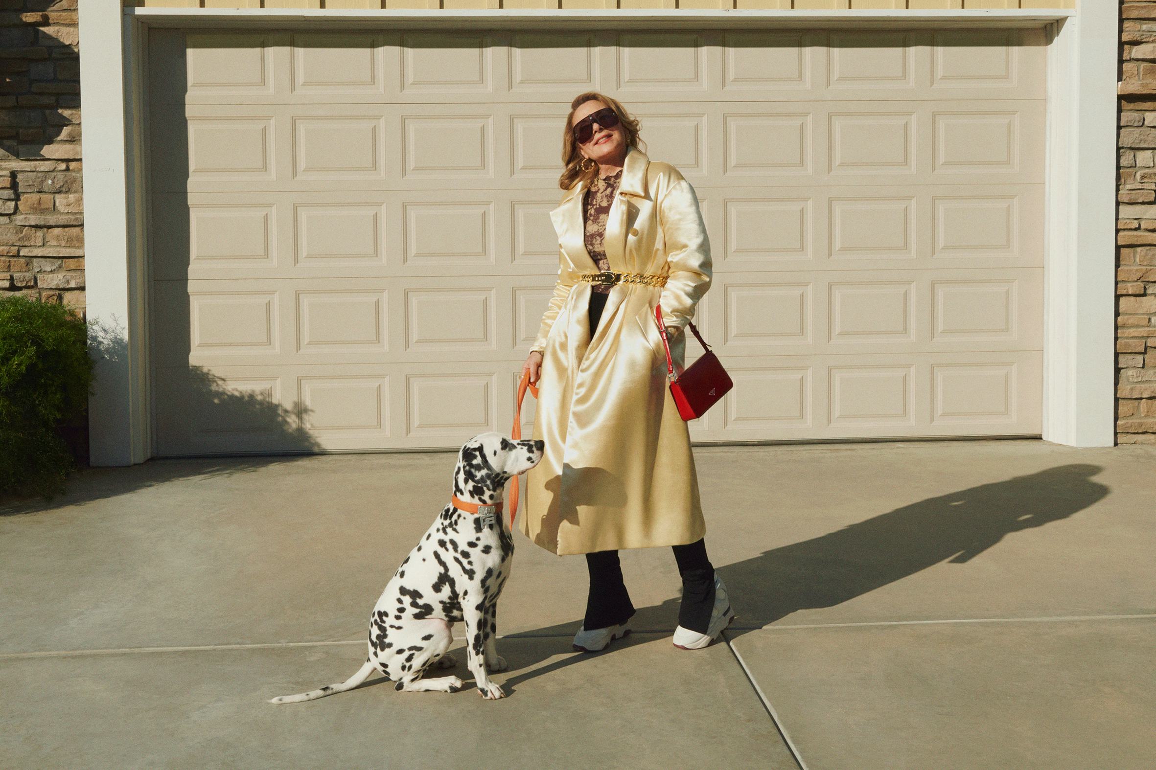 Kim Cattrall’s Farfetch Campaign Contains All The Looks Samantha Jones Would Wear